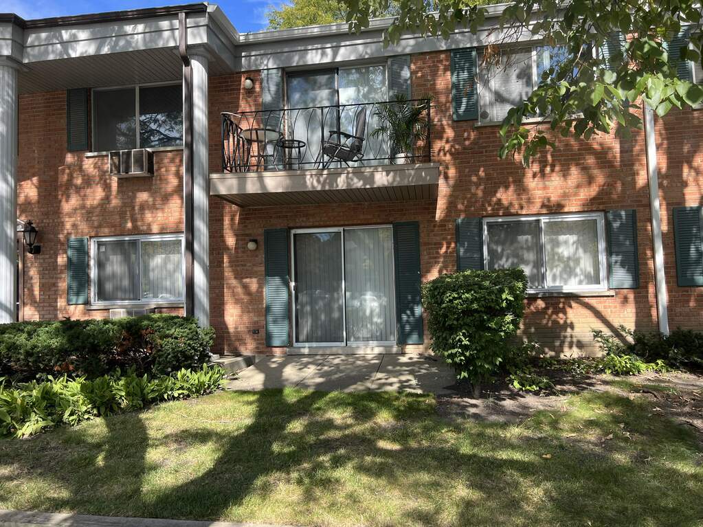 2311 S Goebbert Road #B103, Arlington Heights, IL 60005 | MLS# 11644464 ...