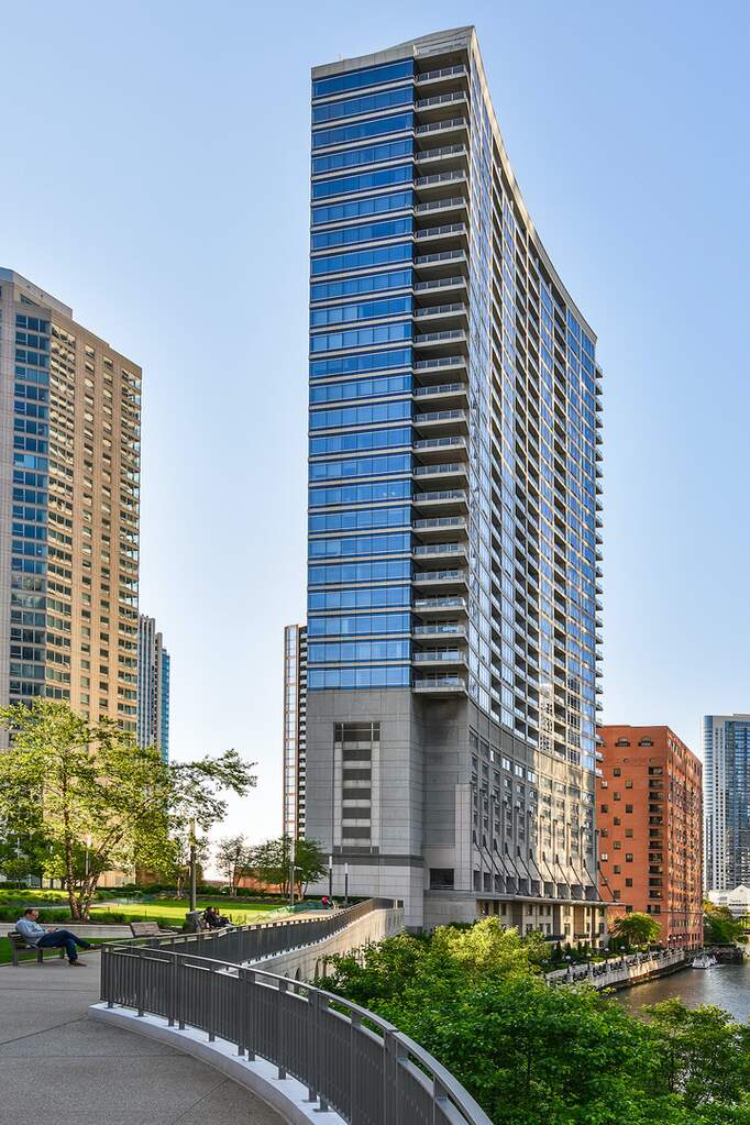 333 N Canal Street, Chicago, Illinois, United States For Sale | FT ...