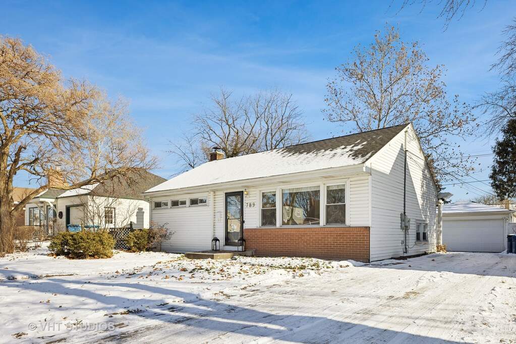 789 S Spring Road, Elmhurst, IL 60126 | MLS# 12320423 | @properties ...